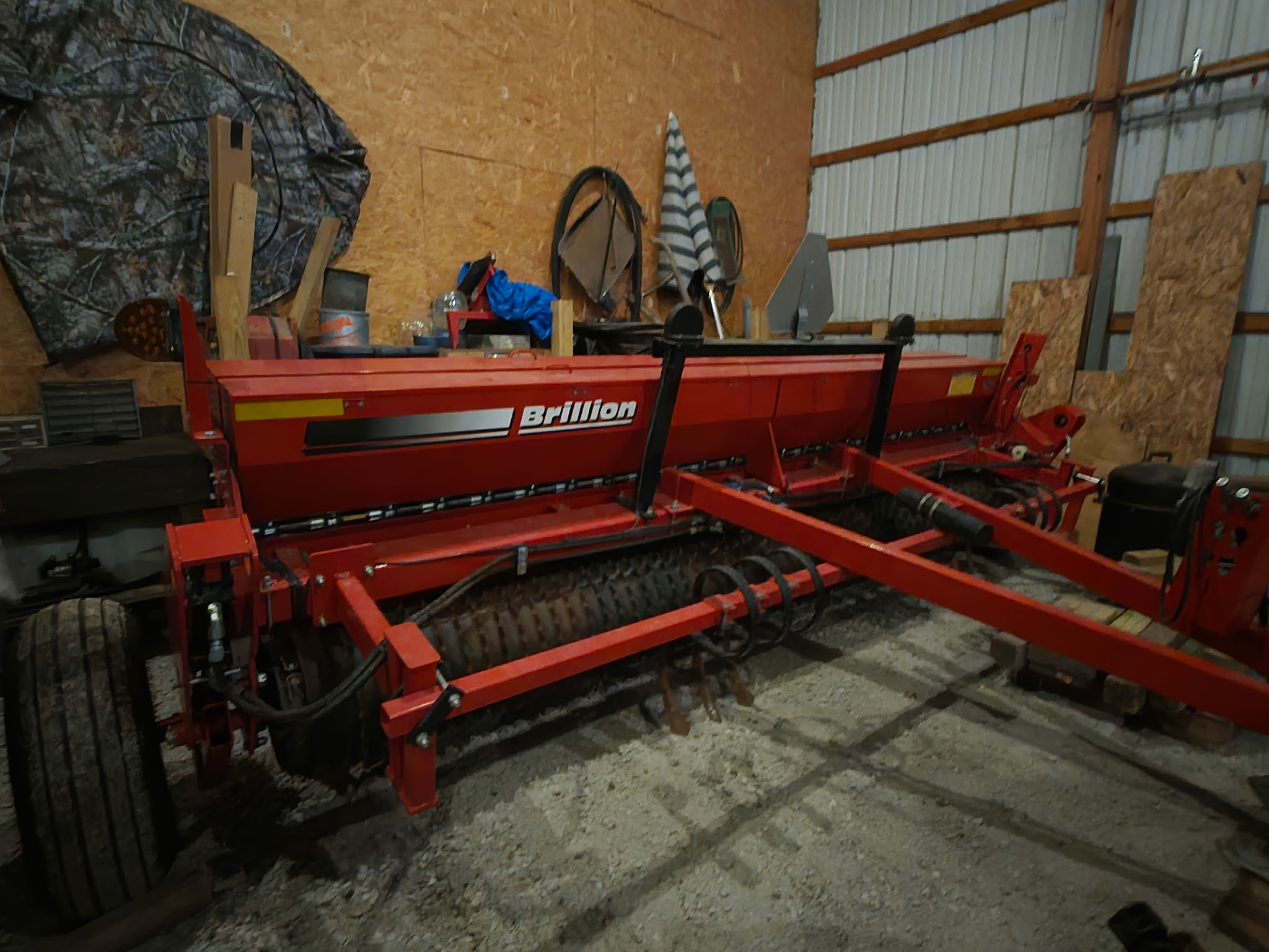 Brillion 12′ SSB Seeder – MyFarmAds.com