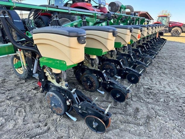 GP 3P4025AH 12R36″-38″ Planter – MyFarmAds.com