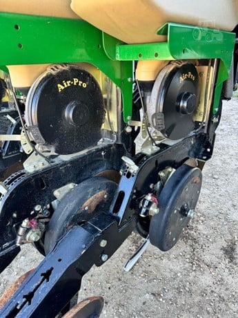 GP 3P4025AH 12R36″-38″ Planter – MyFarmAds.com