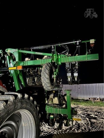GP 3P4025AH 12R36″-38″ Planter – MyFarmAds.com